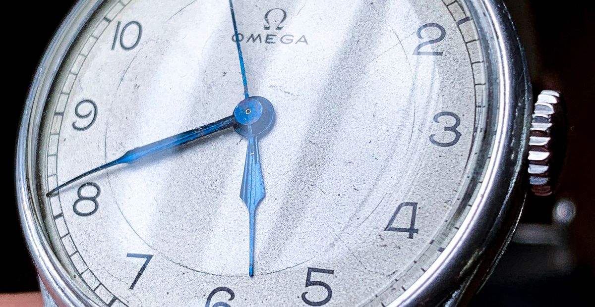 Need help identifying this 1939 Omega 2292 it has different hands ...