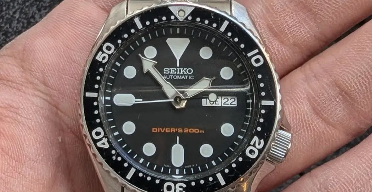 SOLD - Seiko SKX007 Black with bracelet | Omega Watch Forums