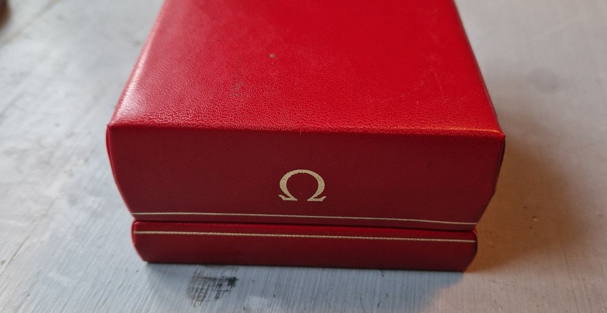Help identifying box | Omega Watch Forums