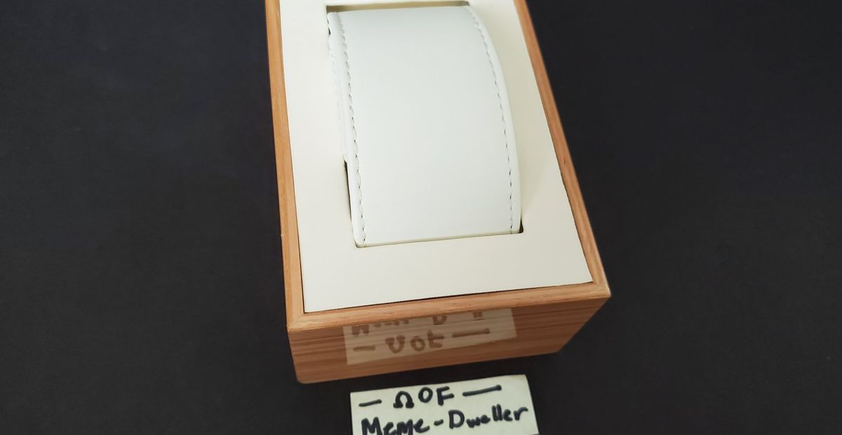 SOLD - Rare OMEGA Boutique / Authorized Dealer 1-Watch Wooden Gloss ...