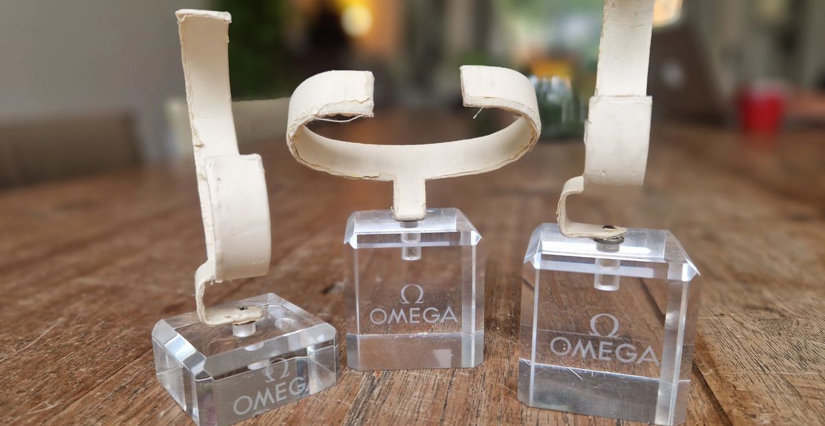 FS - 40% Discount!- Omega, Zenith & Movado display items clear out ...