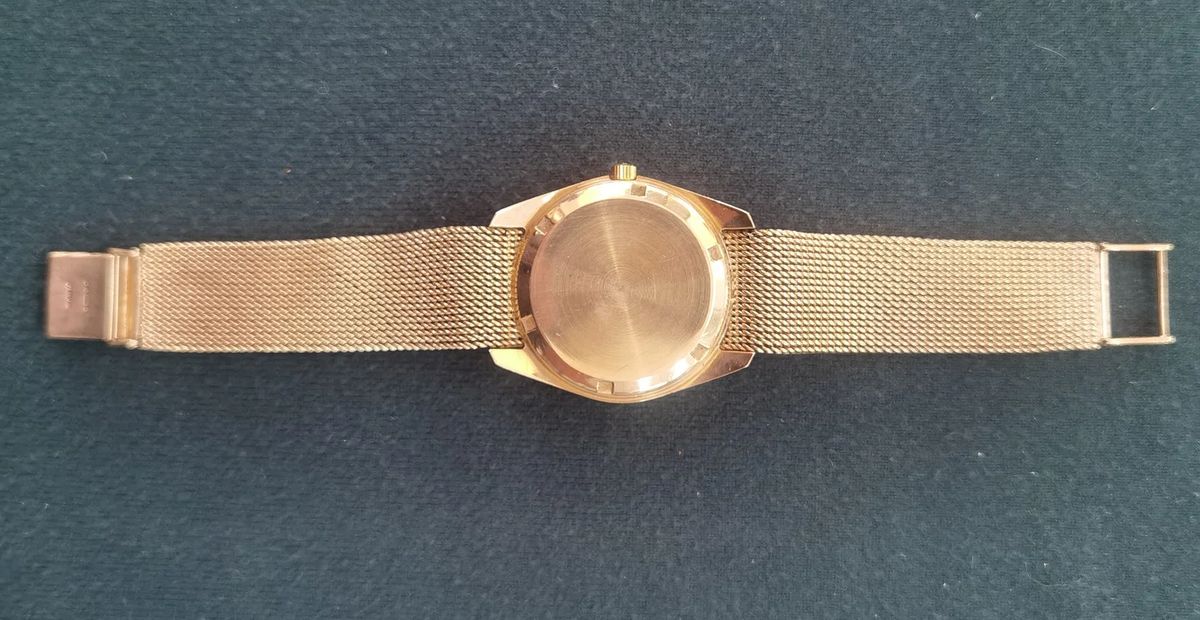 Omega gold Milanese bracelet - fused or removable? | Omega Watch Forums
