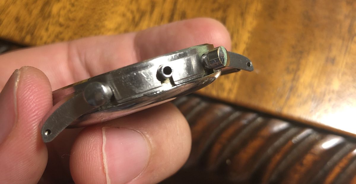 Clamshell... without screws? | Omega Watch Forums