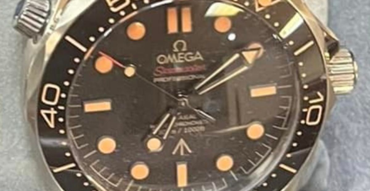 Is this a genuine omega or not please? | Omega Watch Forums