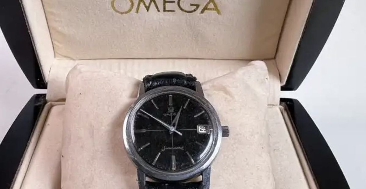 A black cross hair dial | Omega Watch Forums