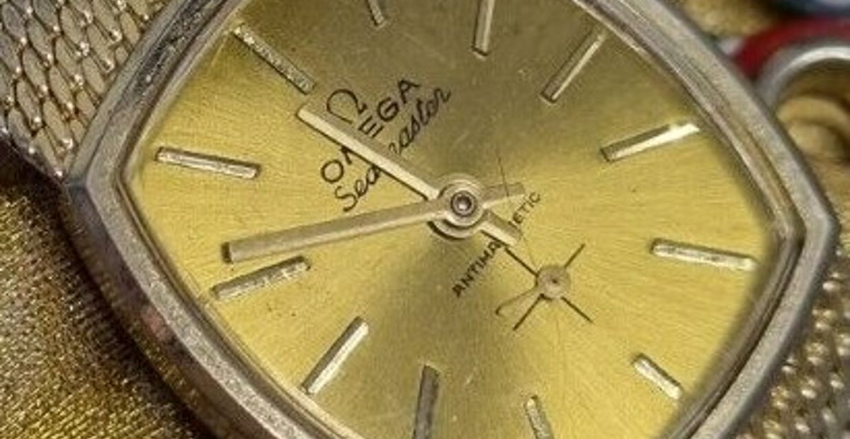 Vintage Omega seamaster? I guess it's a fake, could you confirm please ...