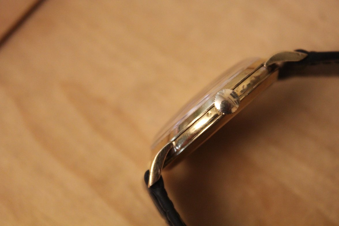 SOLD - Omega "Tresor" ref. 2685 cal. 266 solid gold 18 K | Omega Forums