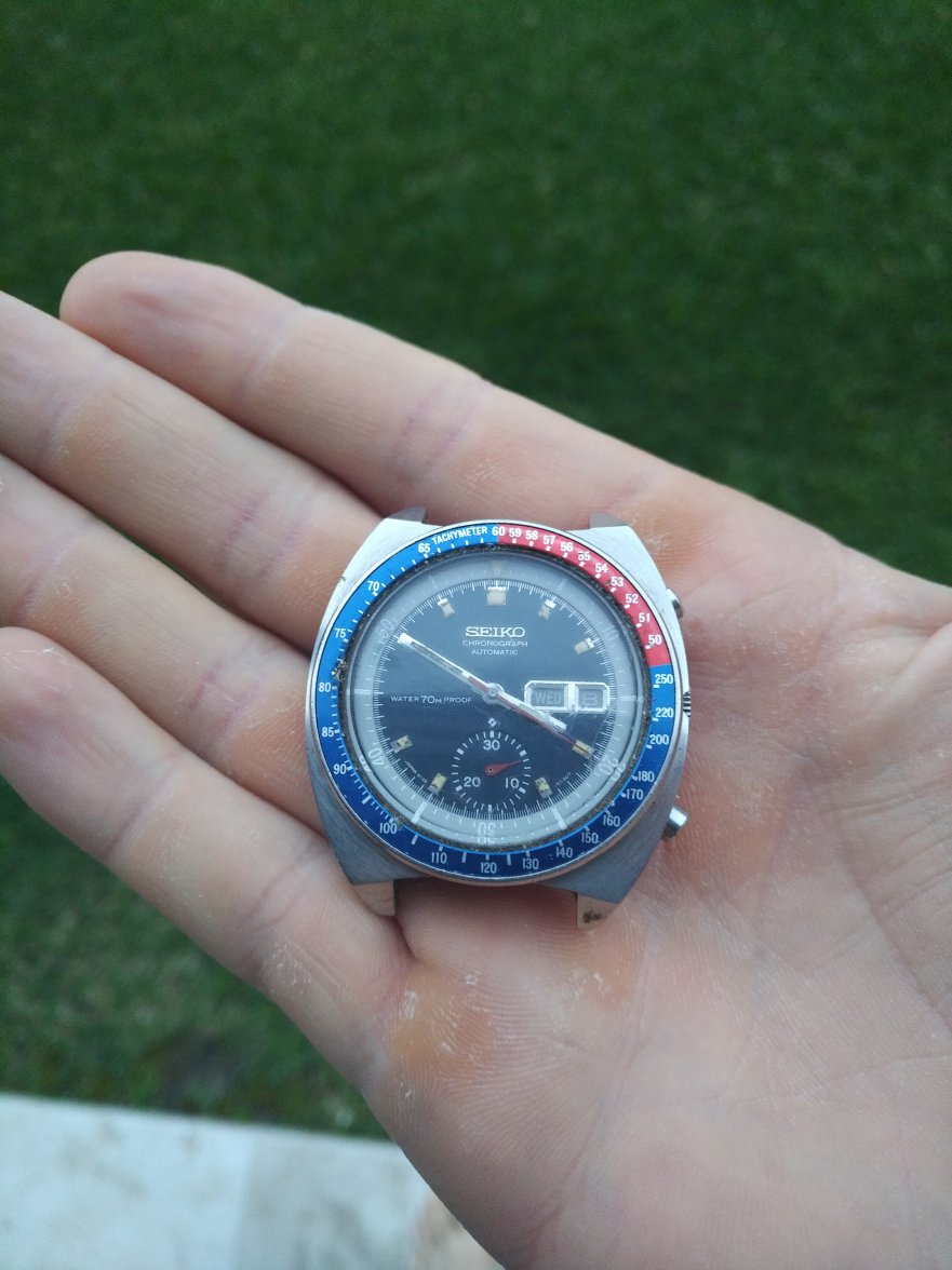 Red chronograph hands - let's see them! | Omega Forums