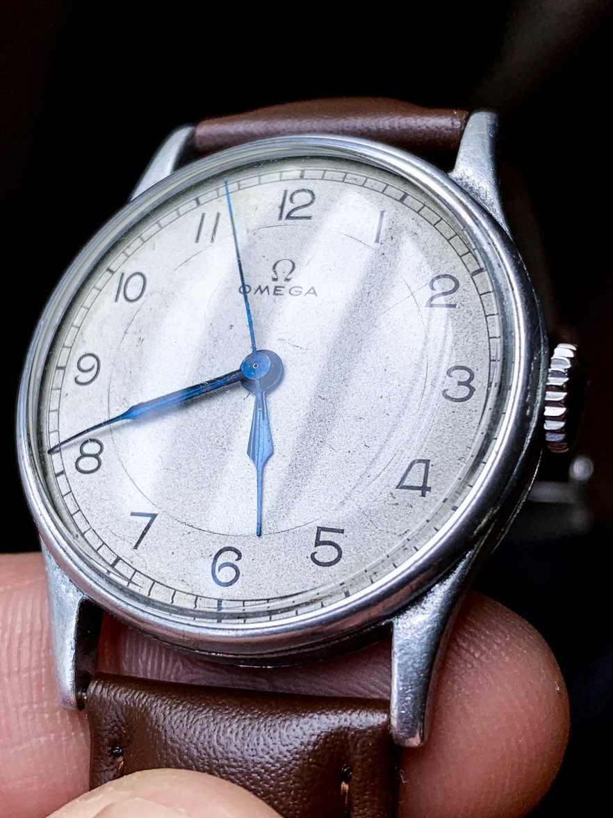 Need help identifying this 1939 Omega 2292 it has different hands ...