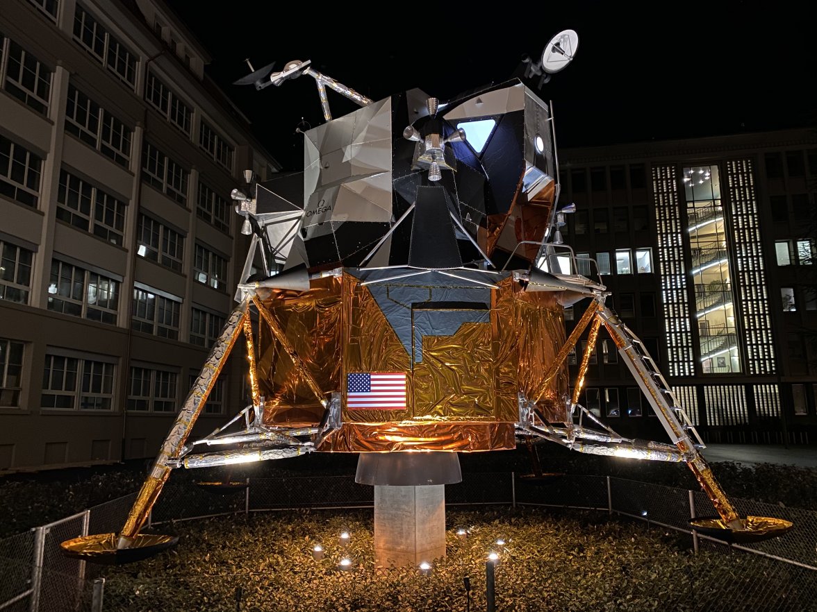 Moonlanding module in front of Omega HQ | Omega Forums