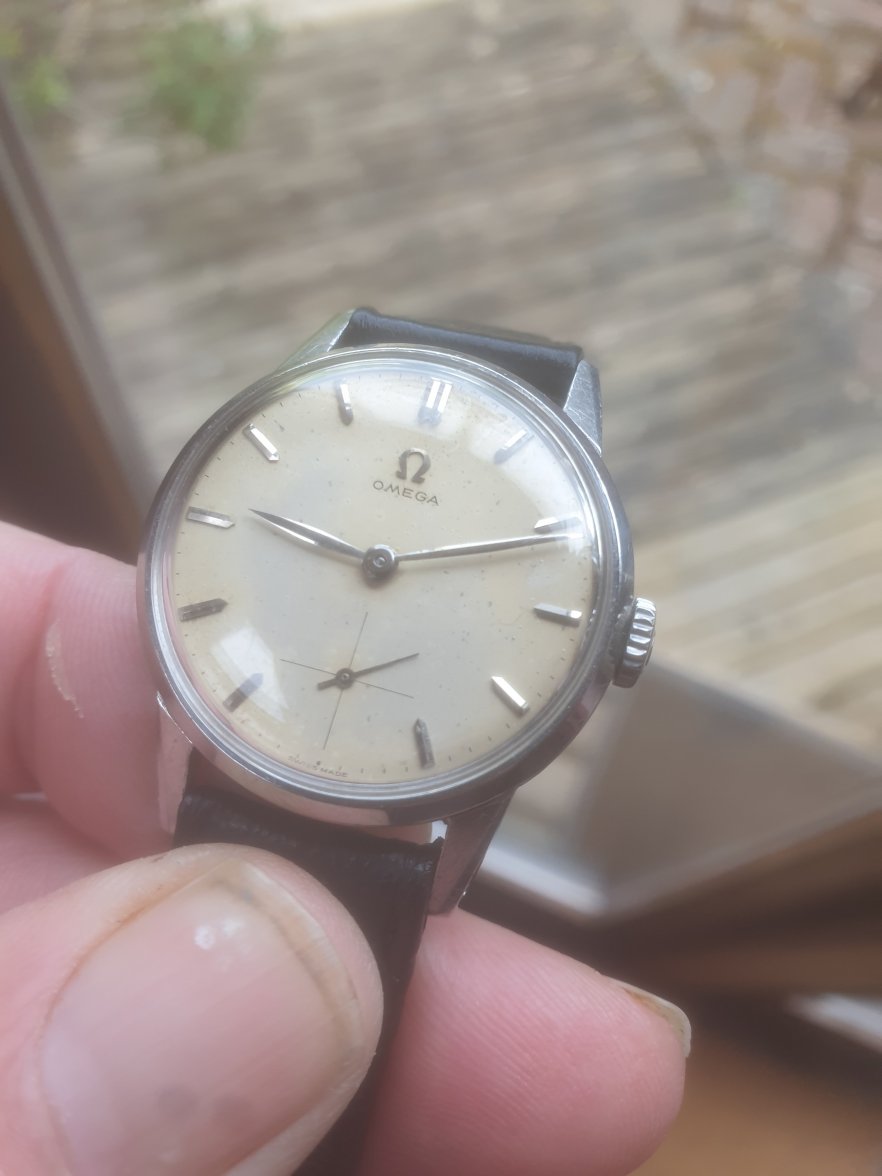 Omega 2495-2. Price 350 euro | Omega Forums